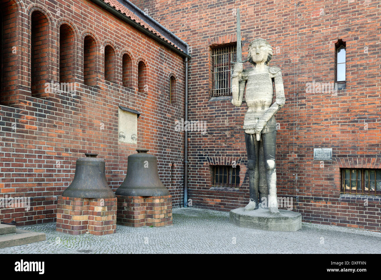 Roland Brandenburg statue 1474 in front of Markisches Museum Mitte ...