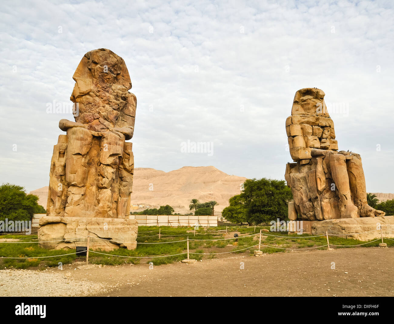 Karnak statue hi-res stock photography and images - Alamy