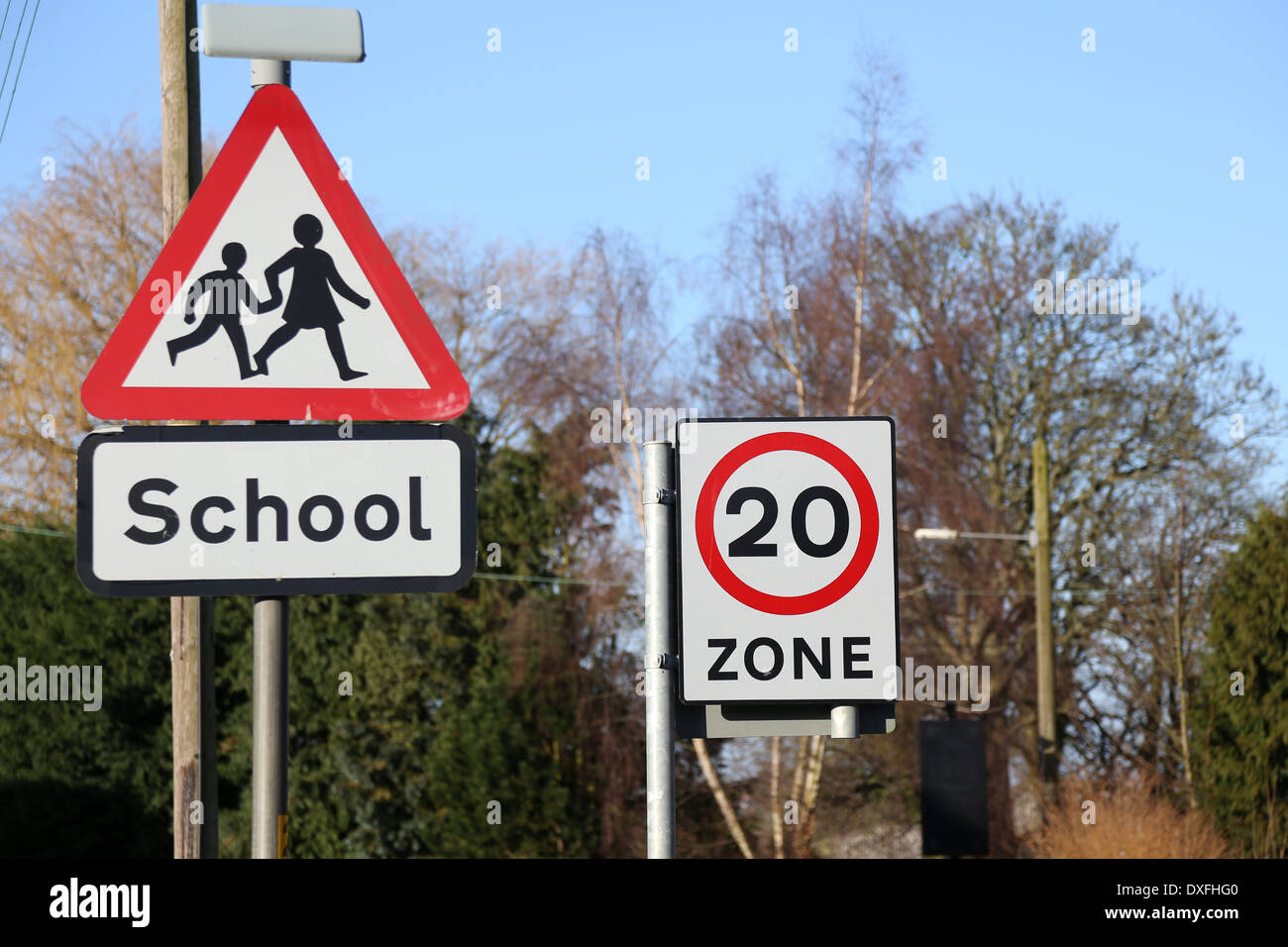 School and 20 zone signs in Bugbrooke, Northamptonshire Stock Photo - Alamy