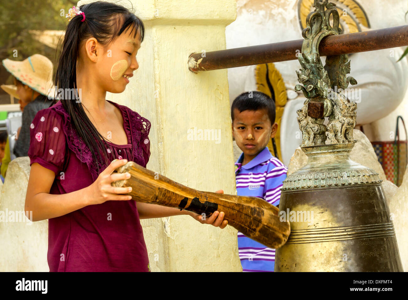 Myanmar buddhism hi-res stock photography and images - Alamy