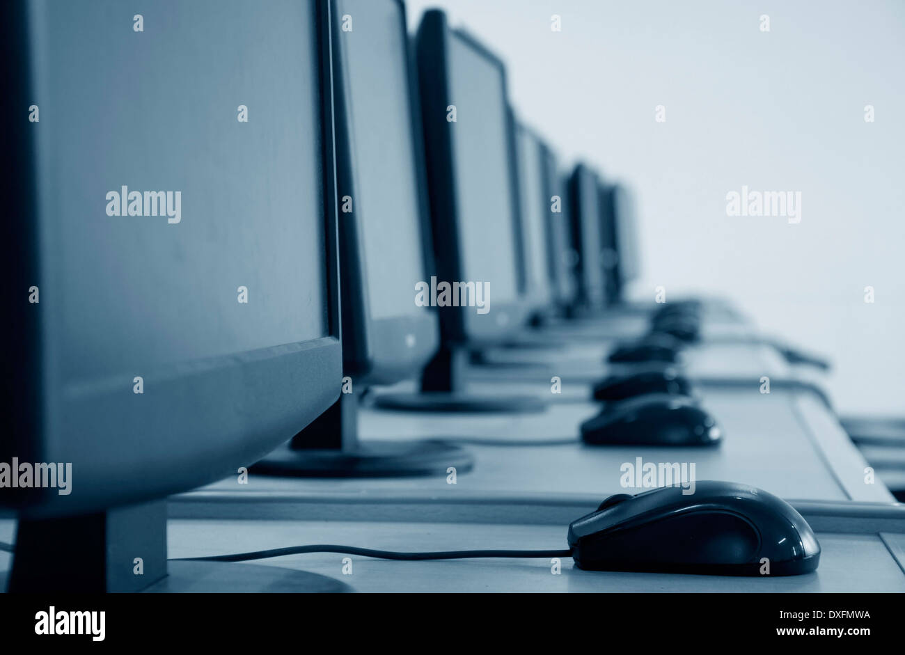 Science computer classroom hi-res stock photography and images - Alamy