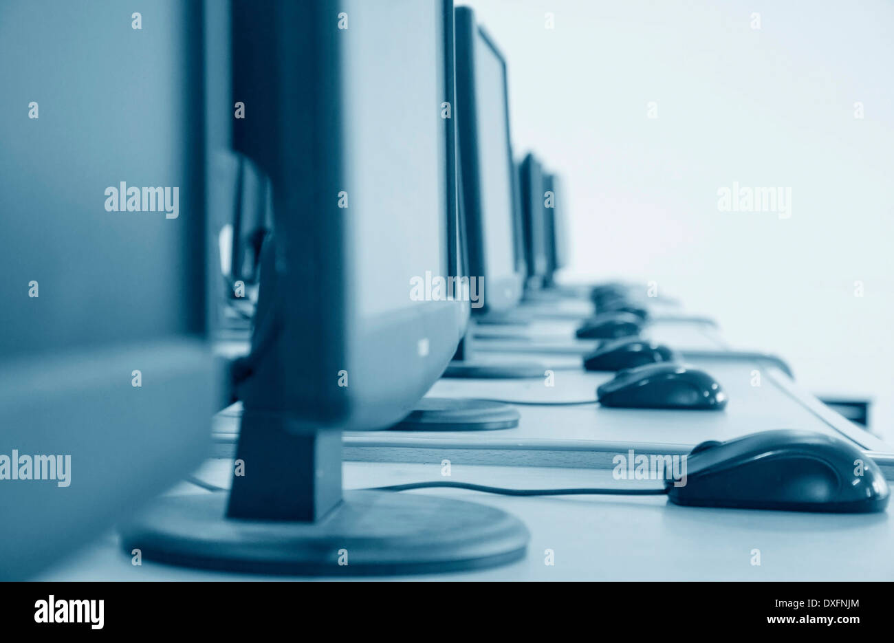 Team work classroom hi-res stock photography and images - Alamy