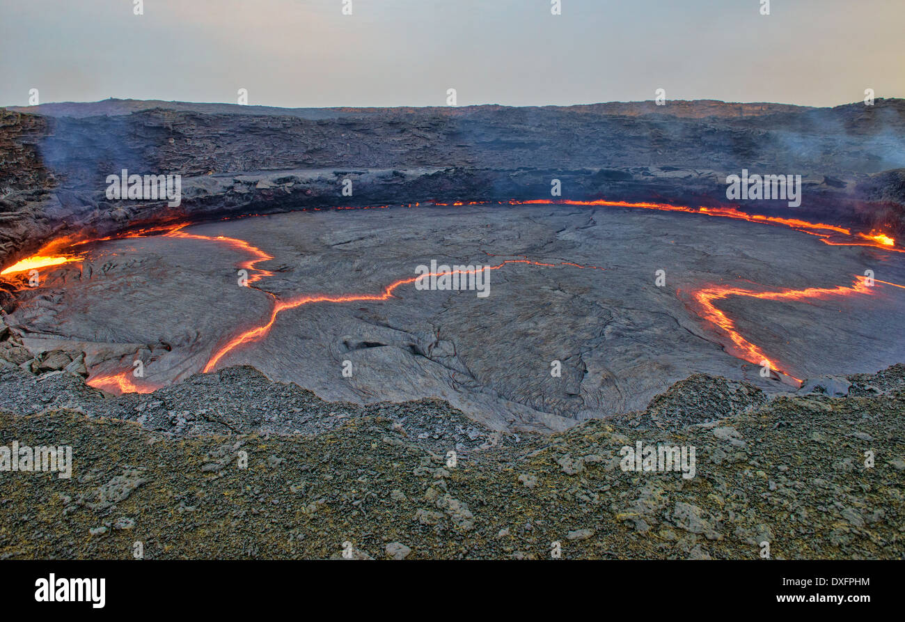 Volcano of fire hi-res stock photography and images - Alamy