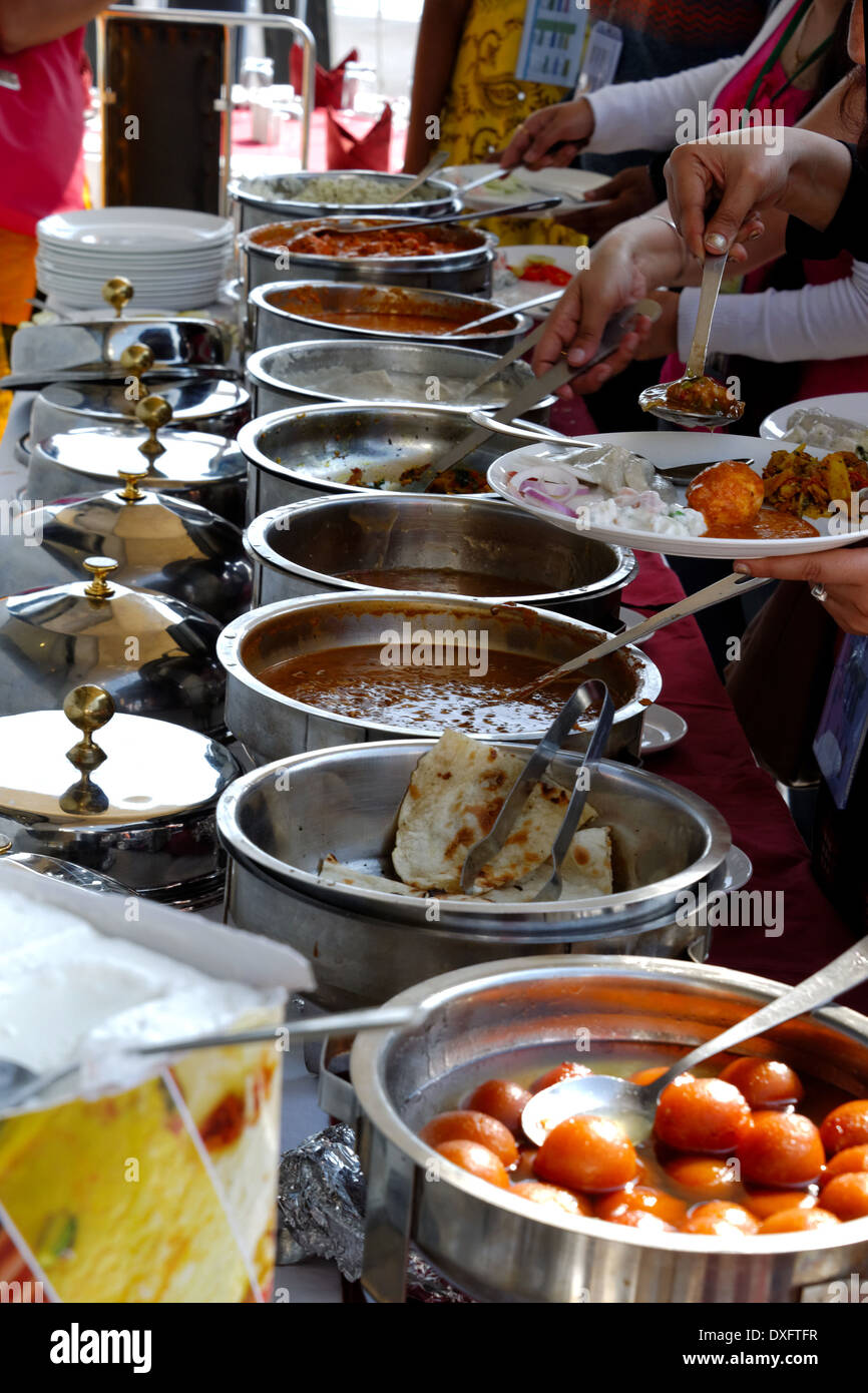 Indian pots hi-res stock photography and images - Alamy