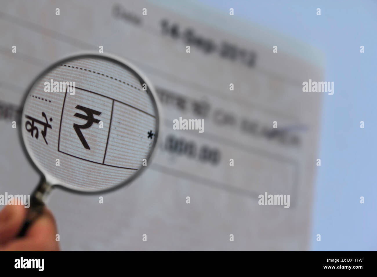 Magnifying glass poster hi-res stock photography and images - Alamy