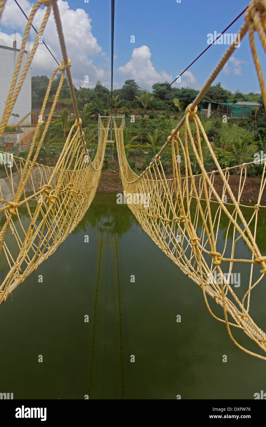 Rope river crossing hi-res stock photography and images - Alamy