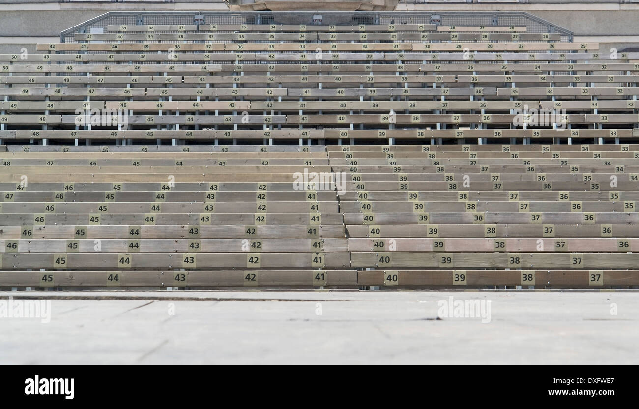 Ad tier hi-res stock photography and images - Alamy