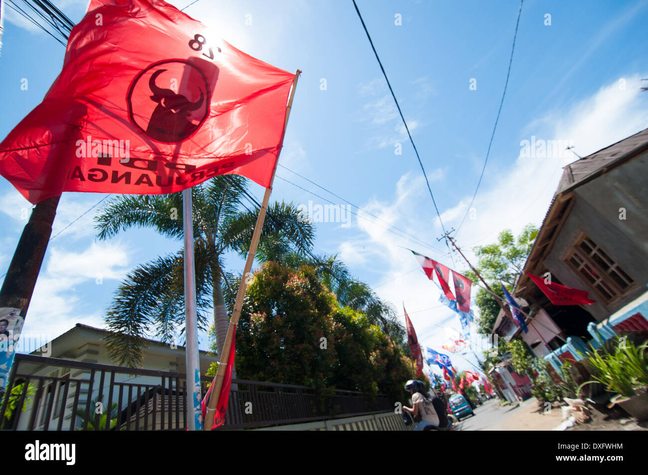 Manado, North Sulawesi, Indonesia. 26th March 2014. Flags and banners ...