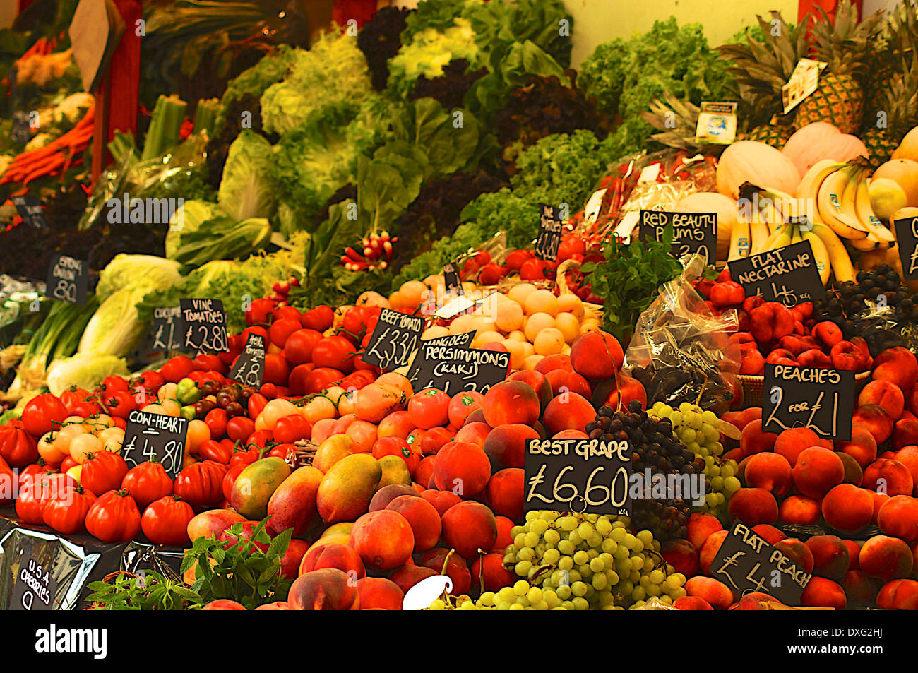Fruit veg market stall hi-res stock photography and images - Alamy