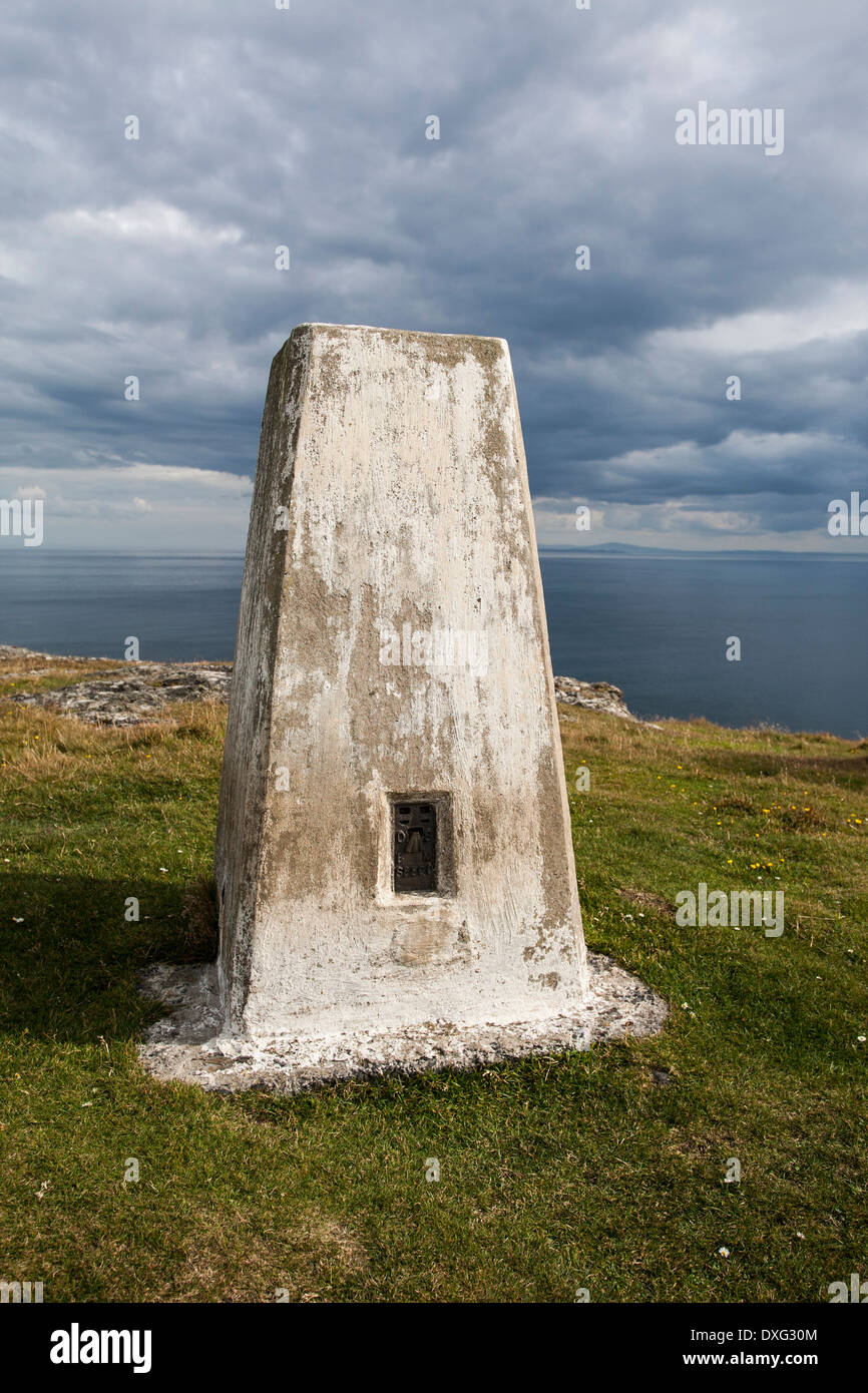 Ordnance survey triangulation pillar hi-res stock photography and ...