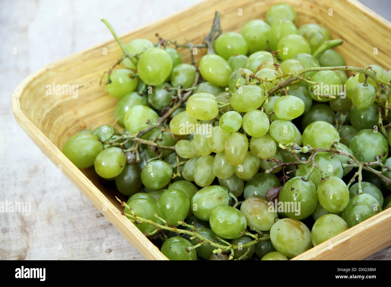 Green grapes hi-res stock photography and images - Alamy