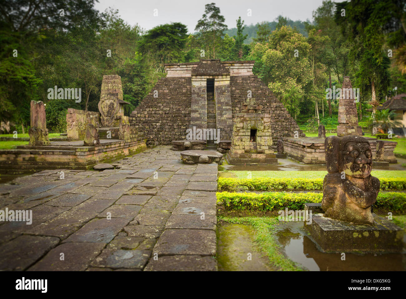 Javanese temple architecture hi-res stock photography and images - Alamy