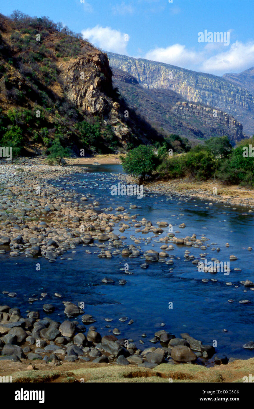 Oliphants River cutting through the Drakensberg at Mabins, near ...