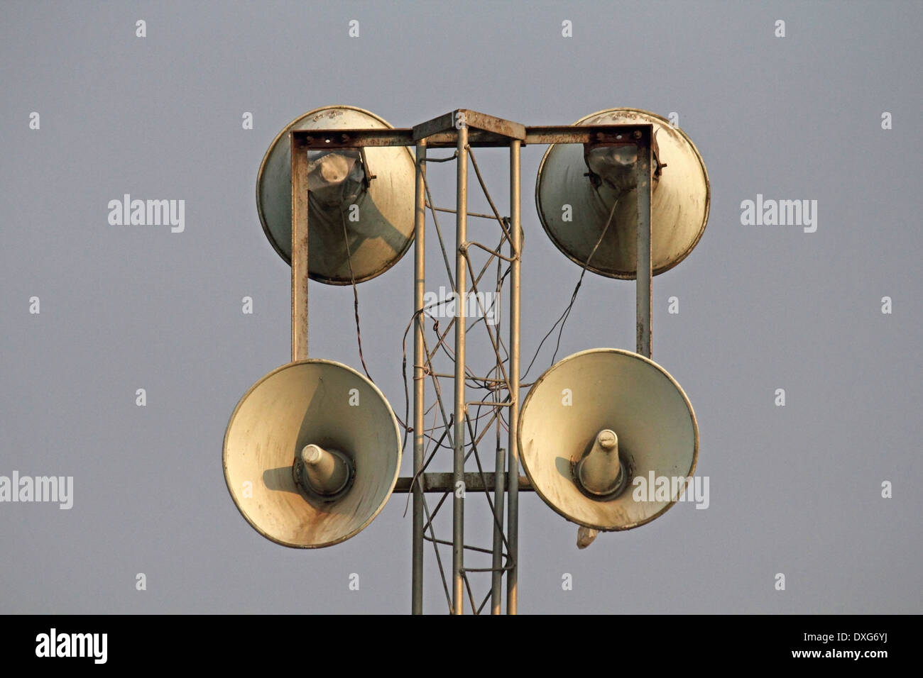 Loud speakers hi-res stock photography and images - Alamy