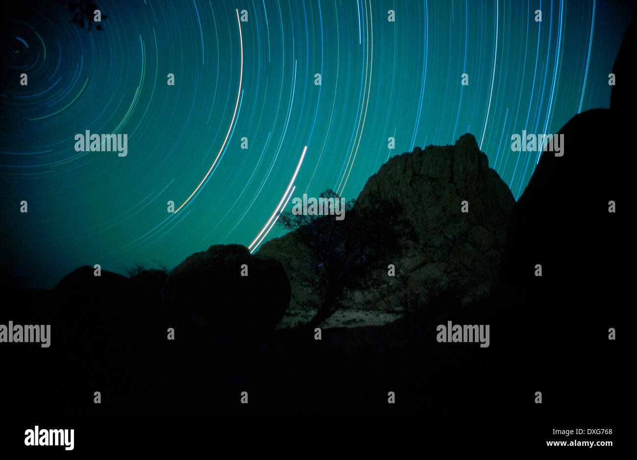 Star tracks time exposure hi-res stock photography and images - Alamy