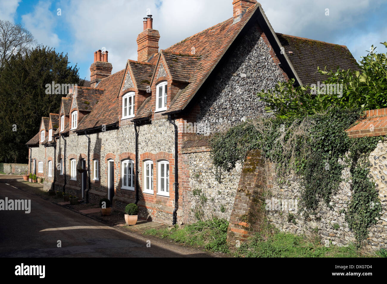 Hambleden village hi-res stock photography and images - Alamy