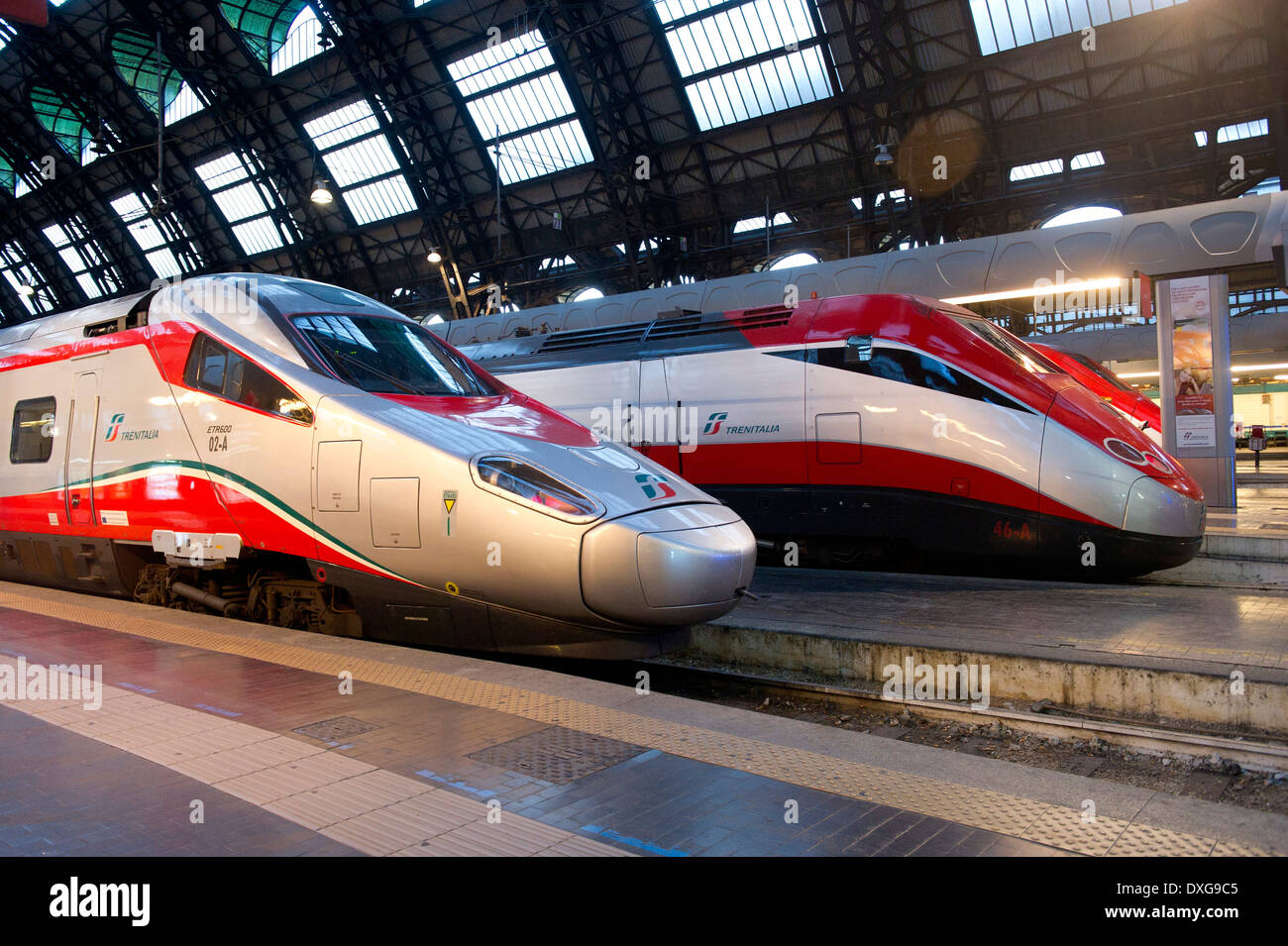Frecciarossa stazione centrale hi-res stock photography and images - Alamy