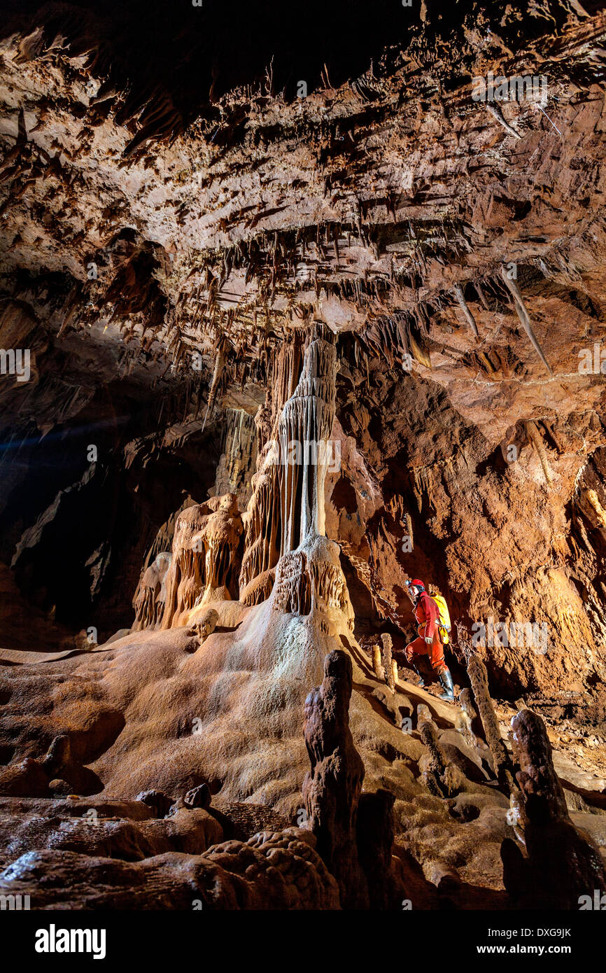 Woman caving spelunking cave hi-res stock photography and images - Alamy