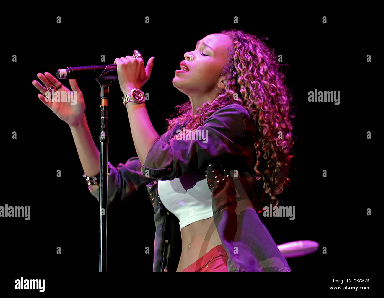 Cover Drive Performing at Manchester MCR Arena - 12-10-2012 Featuring ...