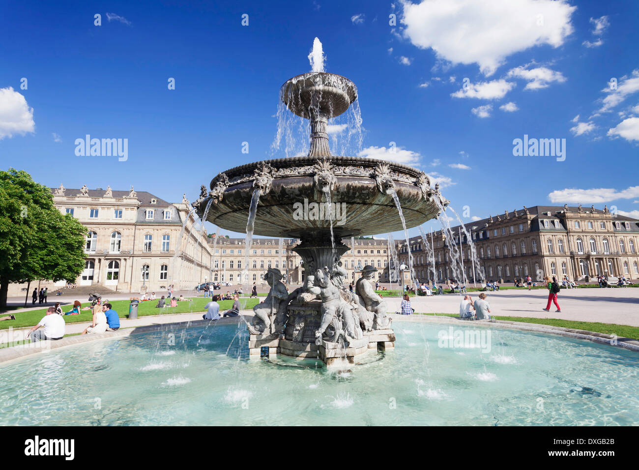 Neues Schloss or New Palace, with fountain on Schlossplatz square ...