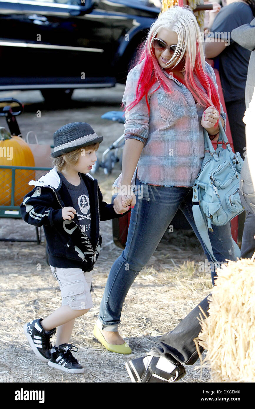 Christina aguilera and their son max bratman hi-res stock photography and images - Alamy