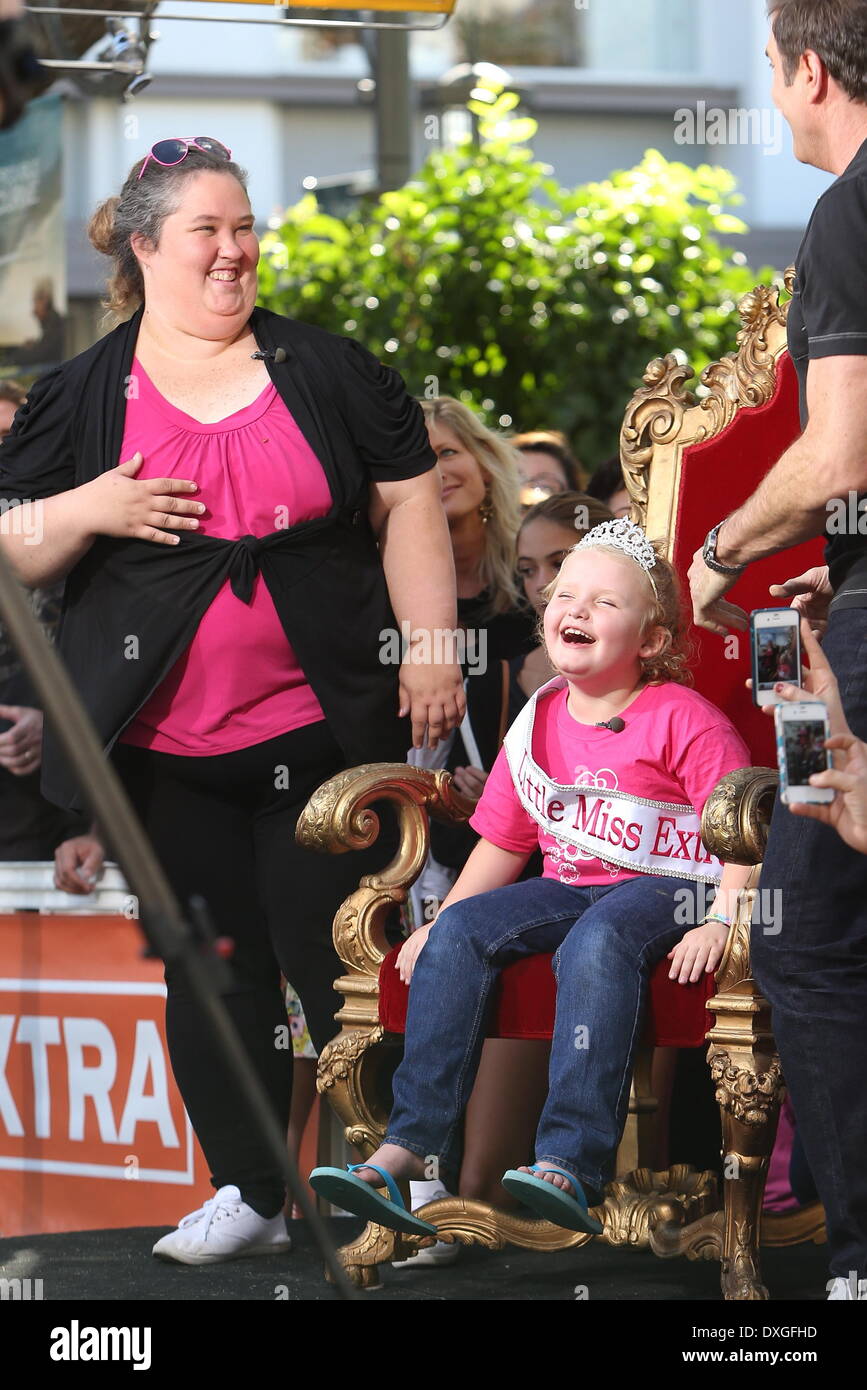Here Comes Honey Boo Boo Star Alana Thompson And Her Mother Mama