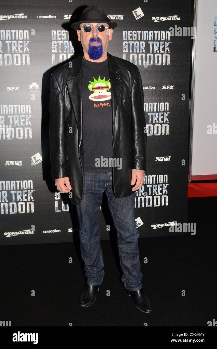 Ira Steven Behr Celebrities pose for photographers, without British ...