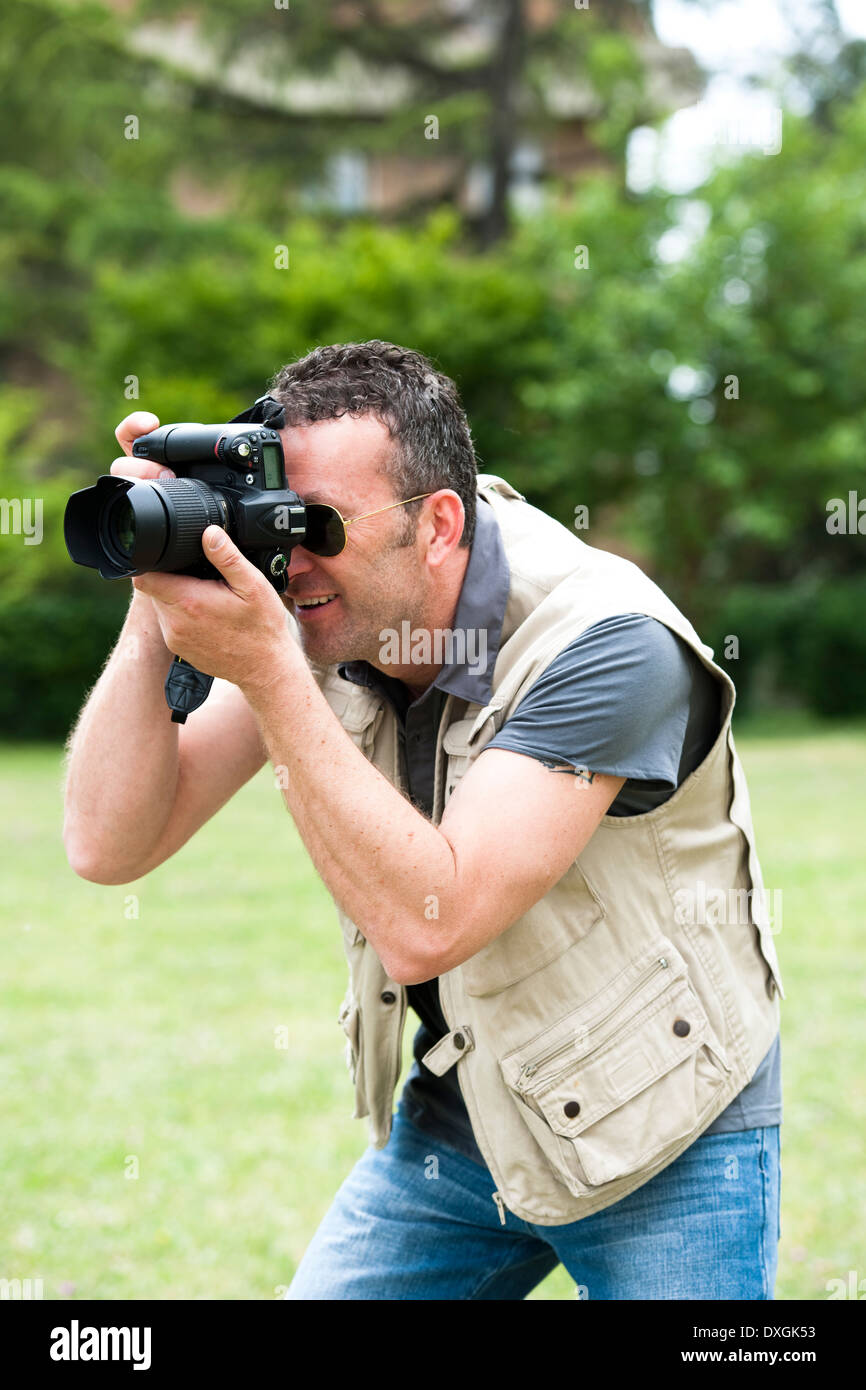 Photographer shooting hi-res stock photography and images - Alamy