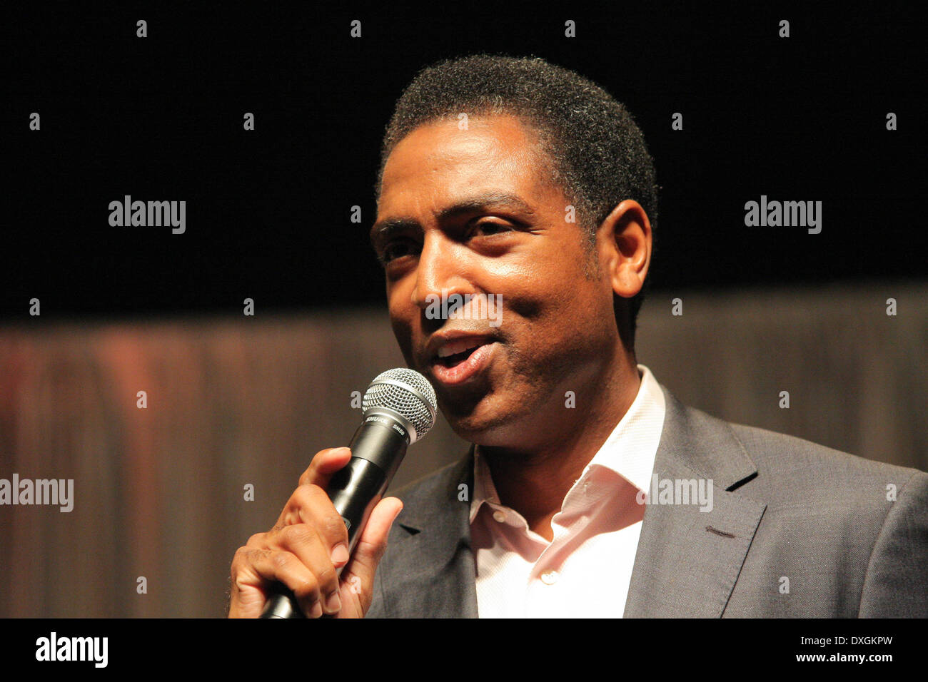 Calvin Hughes The Art of Transformation with En Vogue at the Opa-locka ...