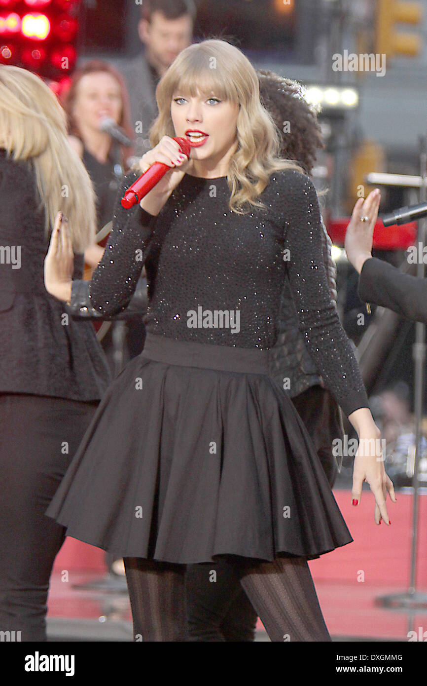 Taylor Swift performs in Times Square on ABC's 'Good Morning America ...