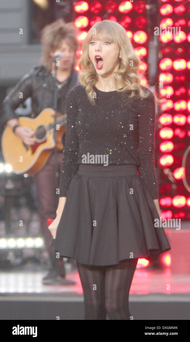 Taylor Swift performs in Times Square on ABC's 'Good Morning America ...