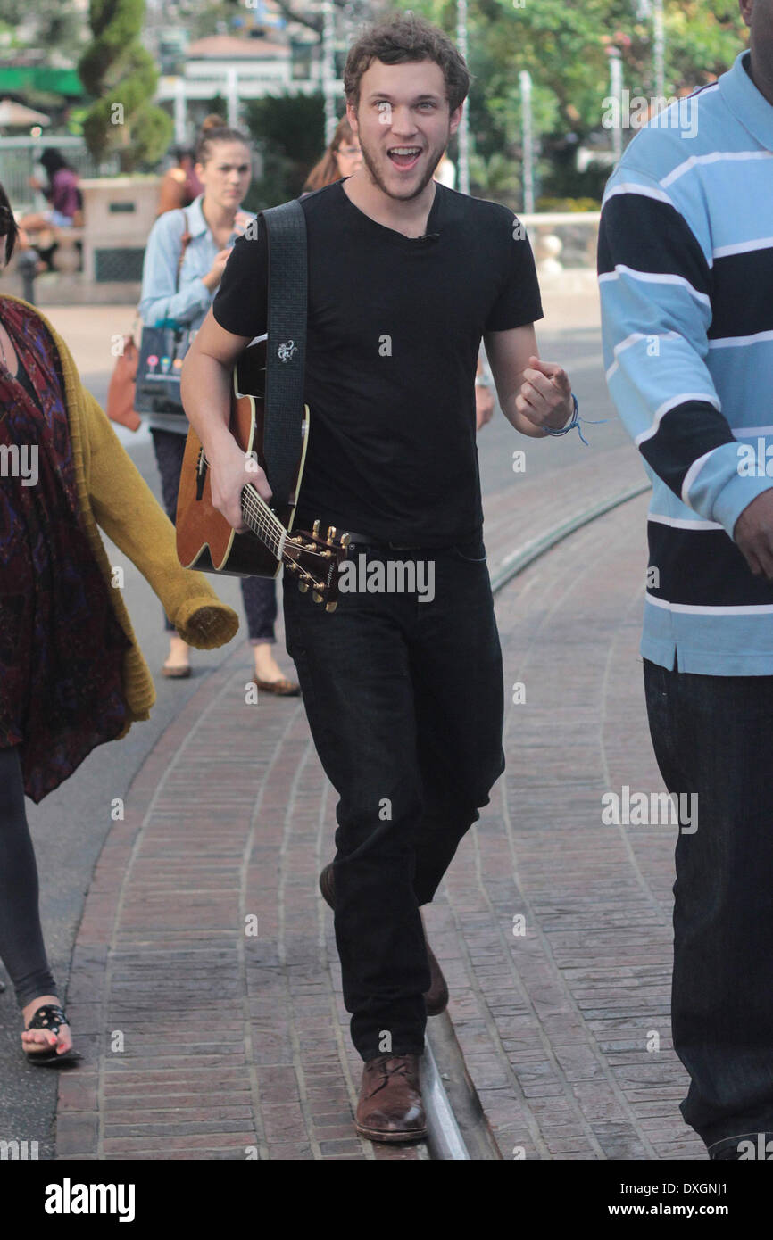 Phillip Phillips Celebrities at The Grove to appear on entertainment ...