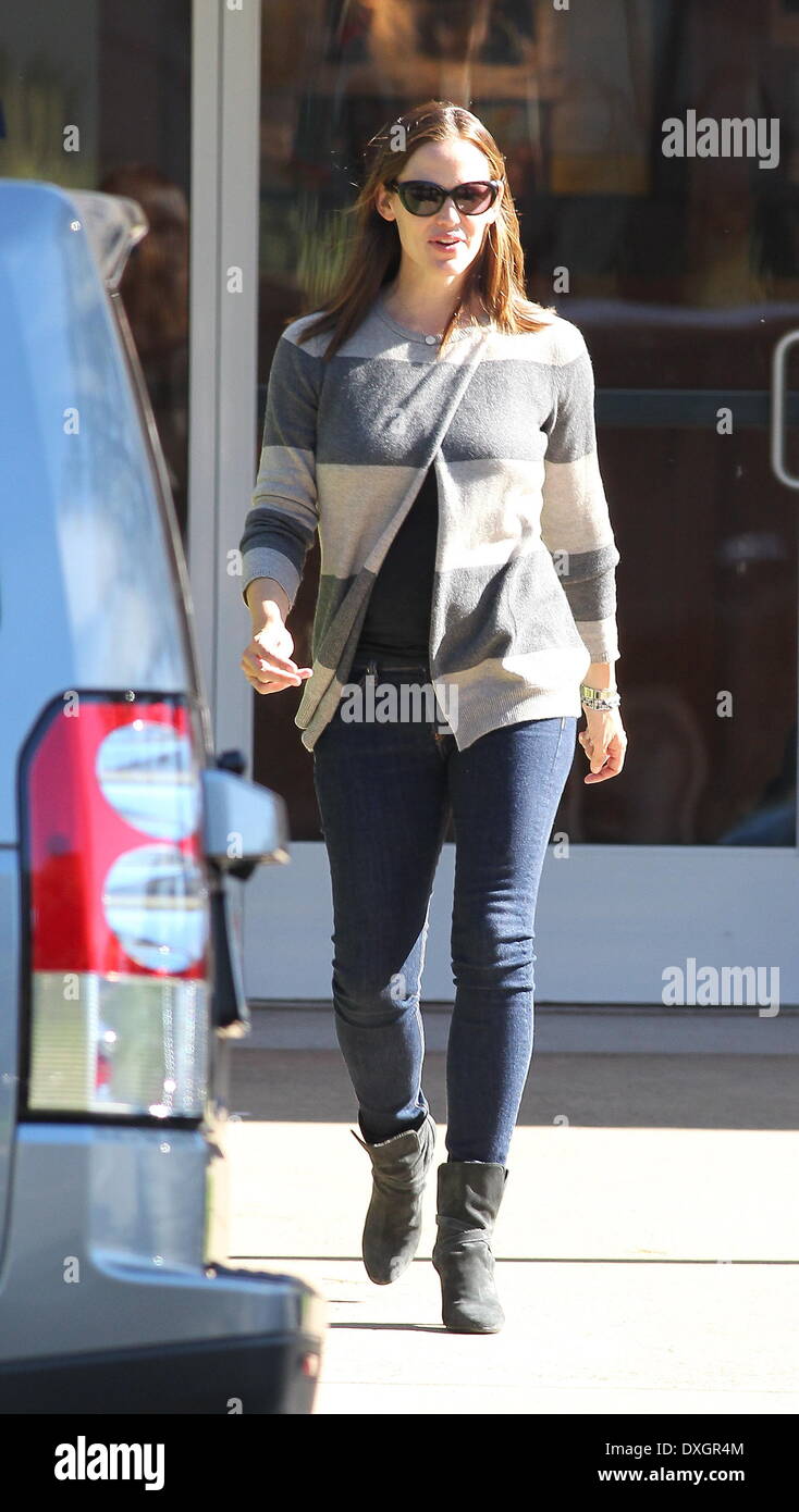 Jennifer Garner Seen Out High Resolution Stock Photography and Images ...