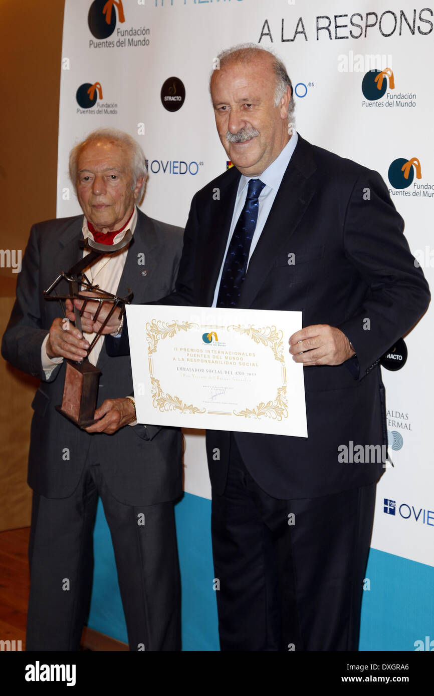 Spanish National Team Soccer Coach Vincente Del Bosque is honored at a ...