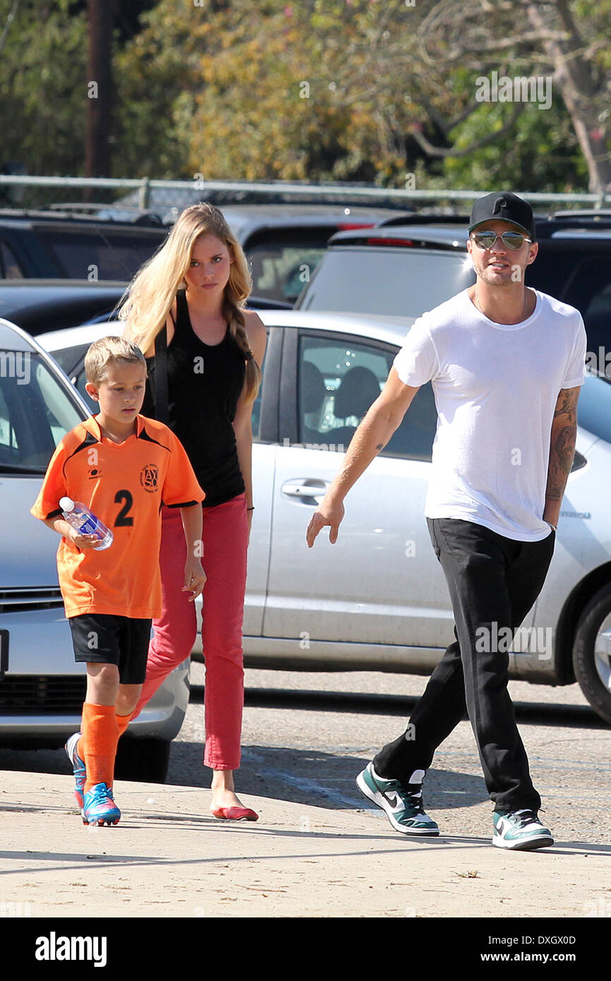 Deacon Phillippe, Paulina Slagter, Ryan Phillippe Ryan Phillippe at a ...