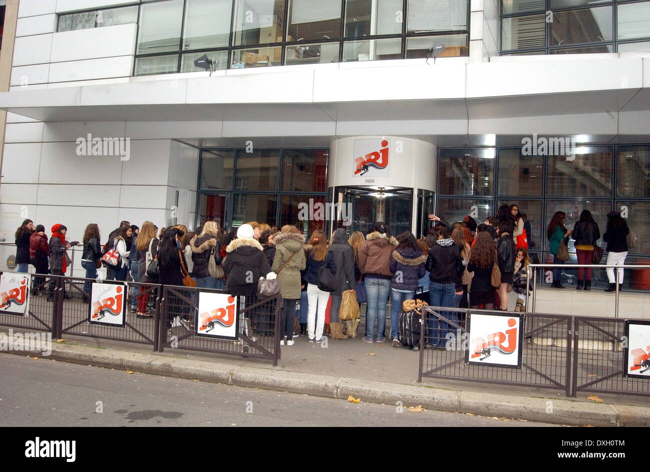 Taylor Swift arrives at the NRJ studios Paris. France - 08.11.12 ...