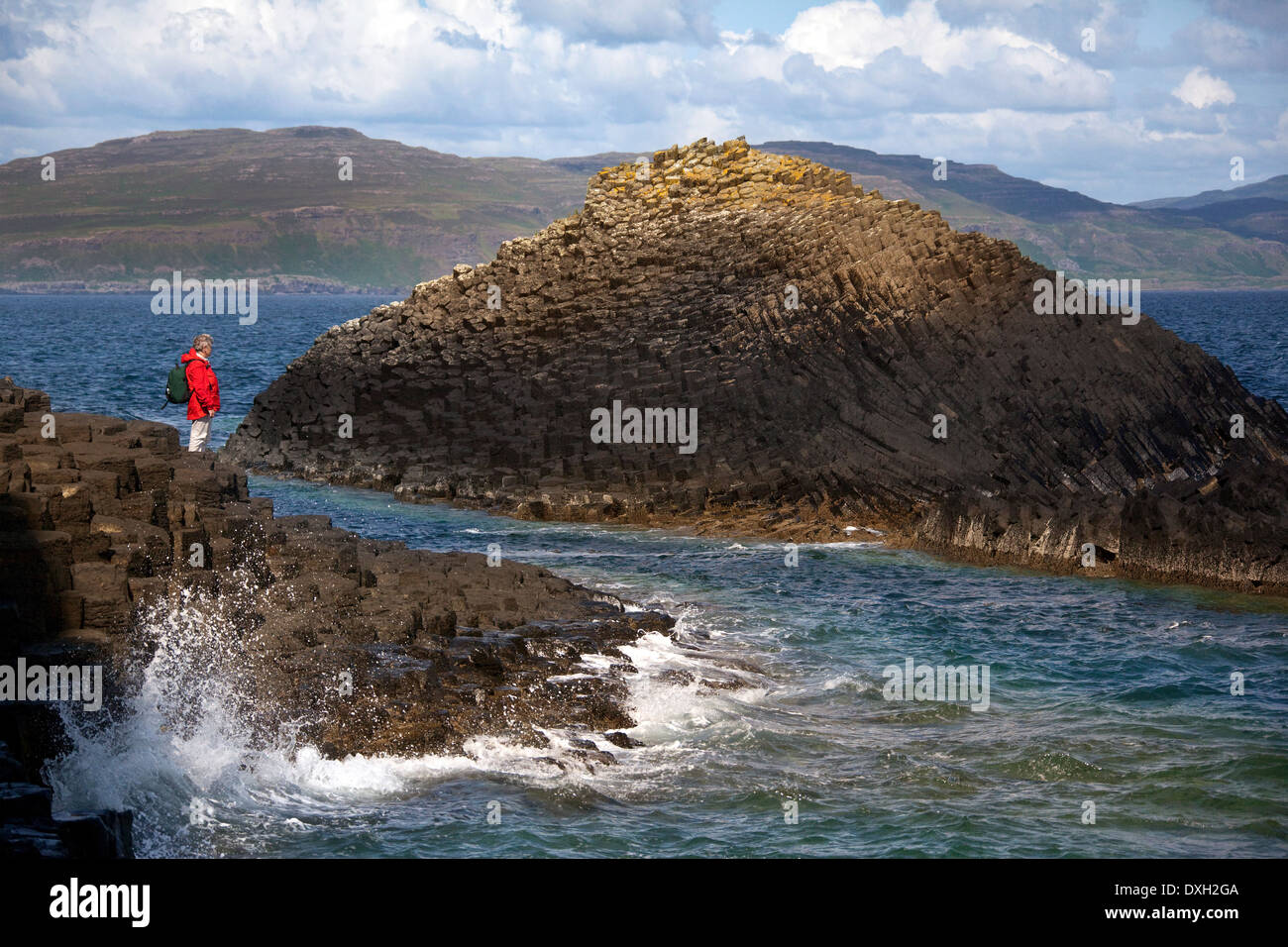 Basalt formation on island scotland hi-res stock photography and images ...