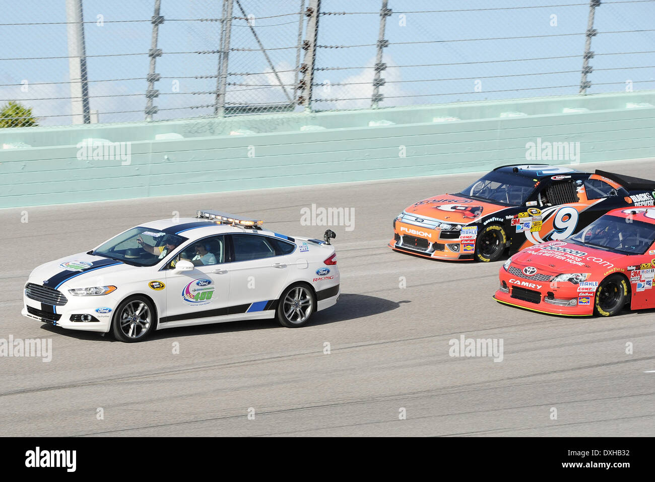 Kid Rock NASCAR Sprint Cup Series Ford Ecoboost 400 at Homestead-Miami ...