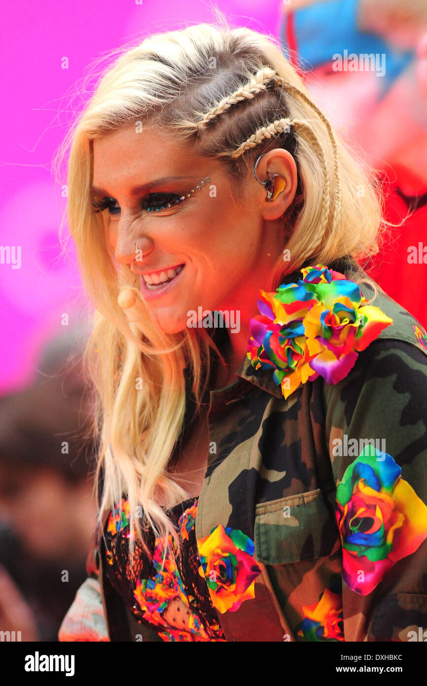 Ke aka Kesha performing live on NBC's Toyota Thanksgiving Concert ...