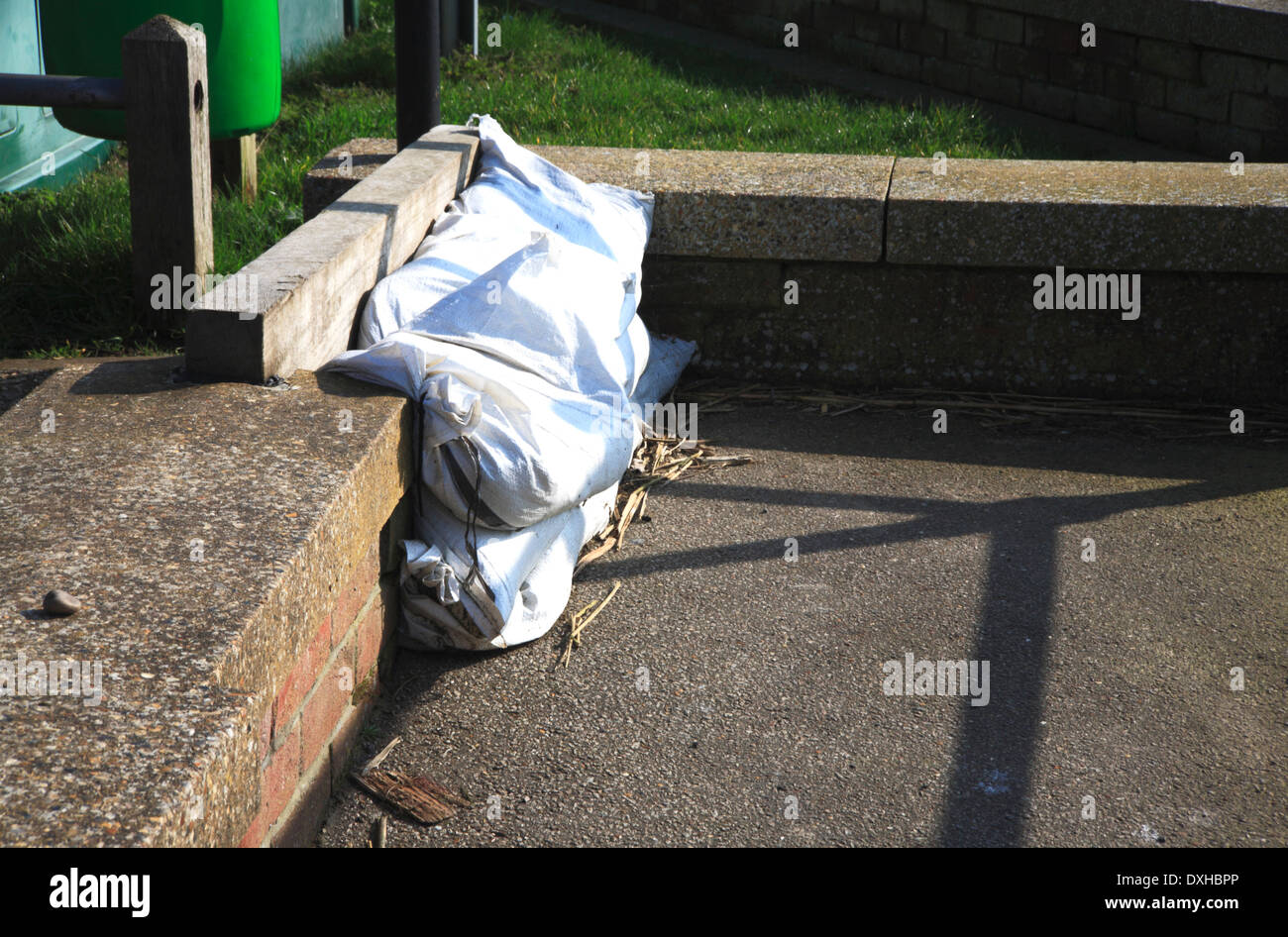 Flood prevention sandbags hi-res stock photography and images - Alamy