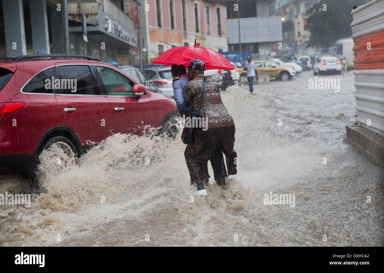 Street in luanda angola hi-res stock photography and images - Alamy