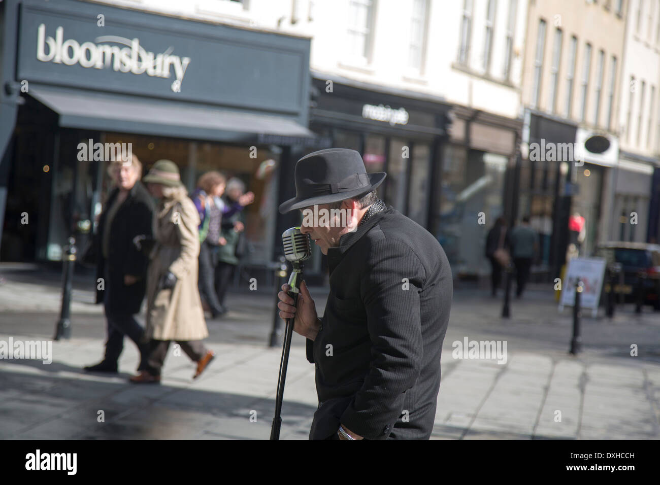 Crooner hi-res stock photography and images - Alamy