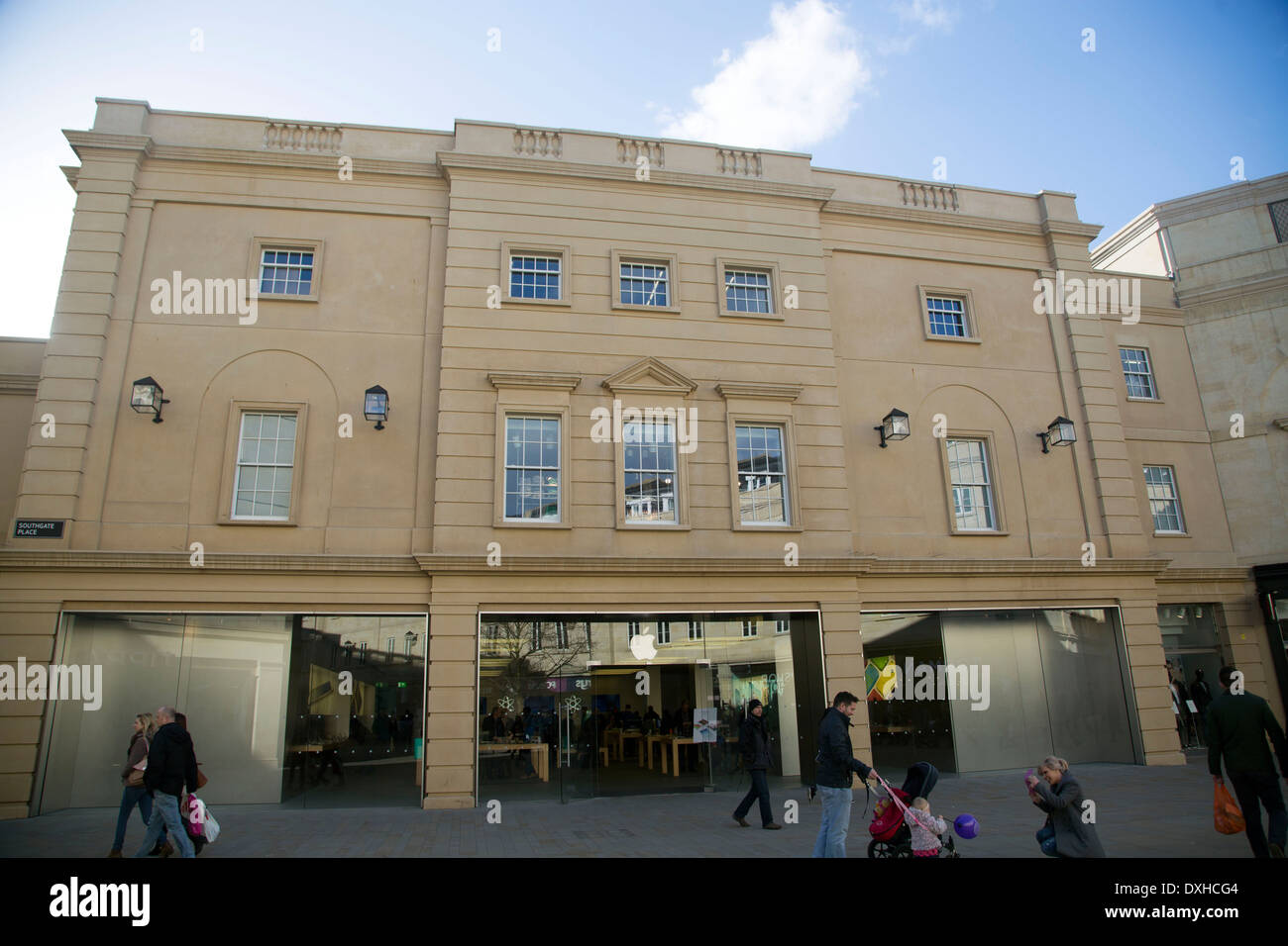 Apple Store in Bath England Stock Photo - Alamy