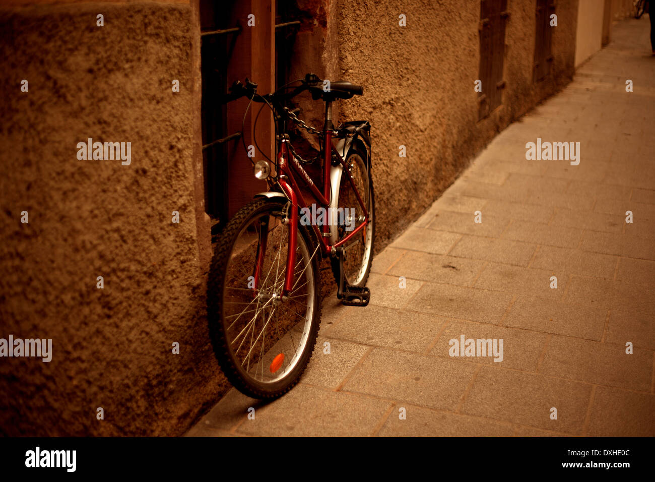 Red bike hi-res stock photography and images - Alamy
