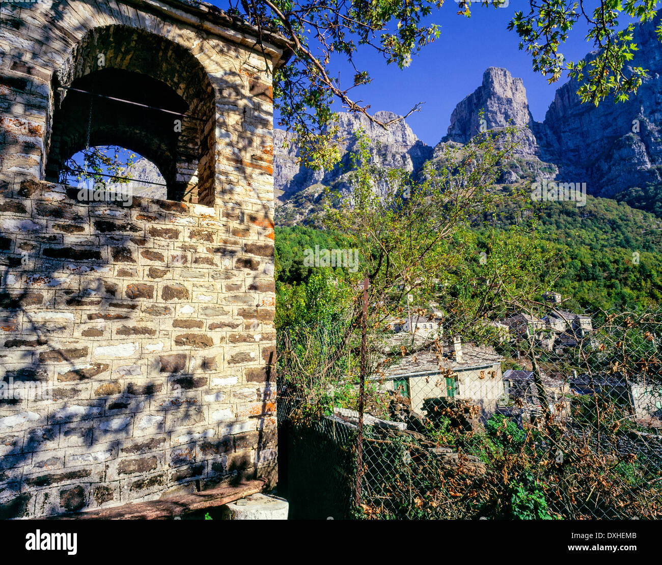 Mikro Papingo village Zagoria Epirus Greece Stock Photo - Alamy