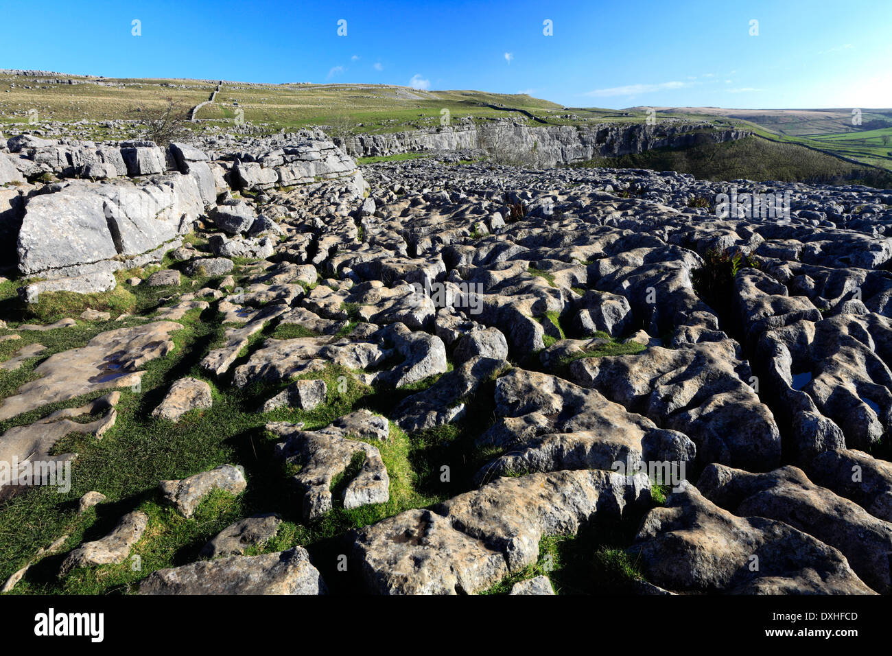 Autumn, Malham Cove, limestone cliffs, Malhamdale, North Yorkshire ...