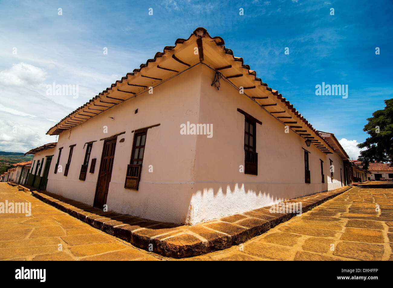 Spanish colonial corner building hi-res stock photography and images ...