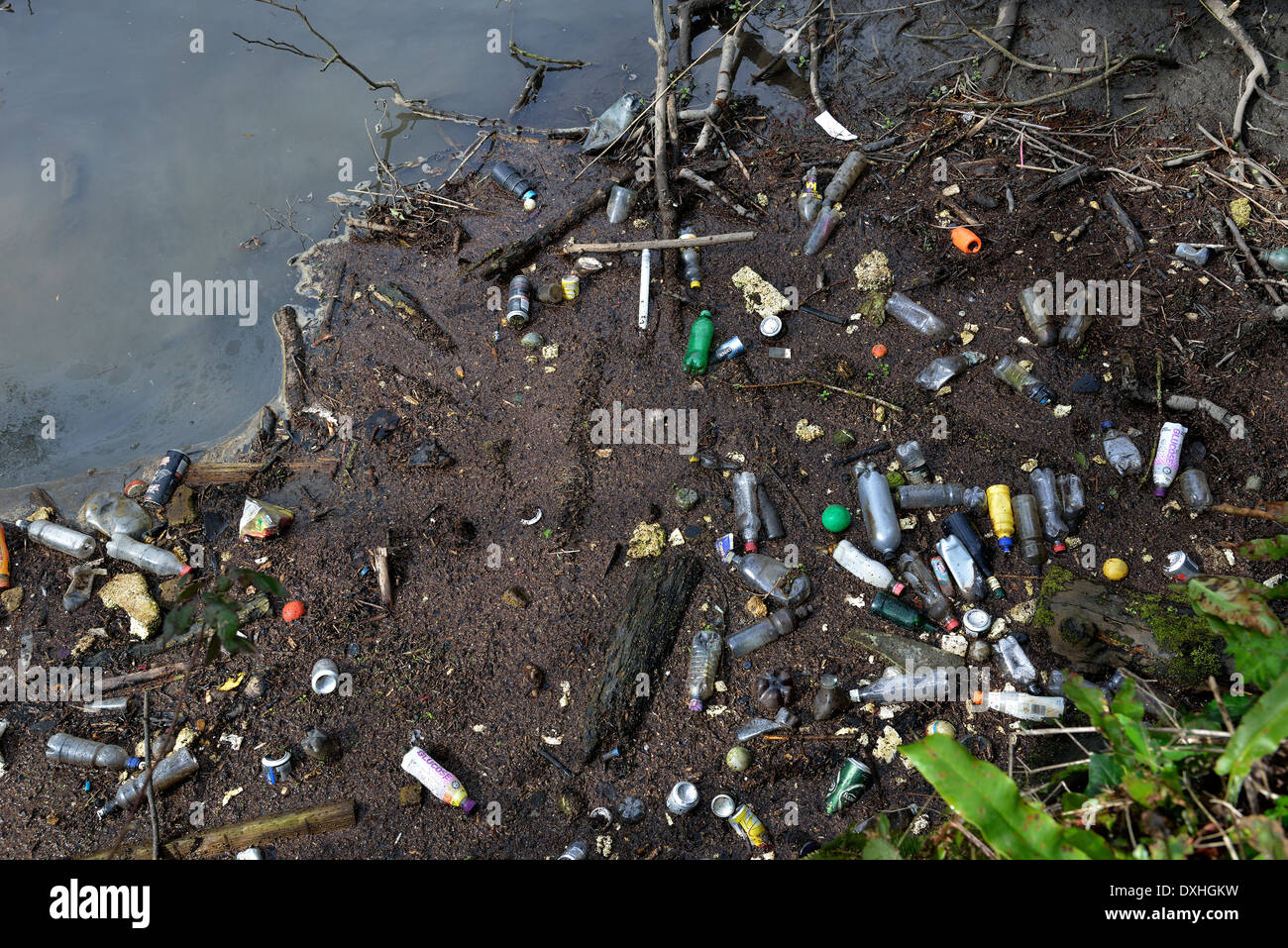 Plastic pollution uk hi-res stock photography and images - Alamy