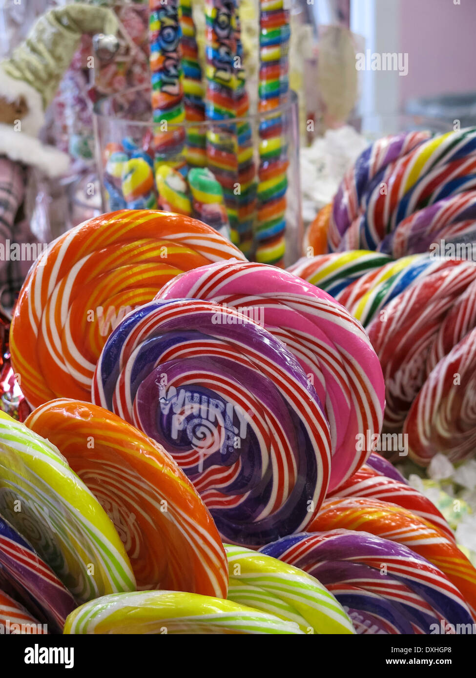 Candy store lollipops hi-res stock photography and images - Alamy