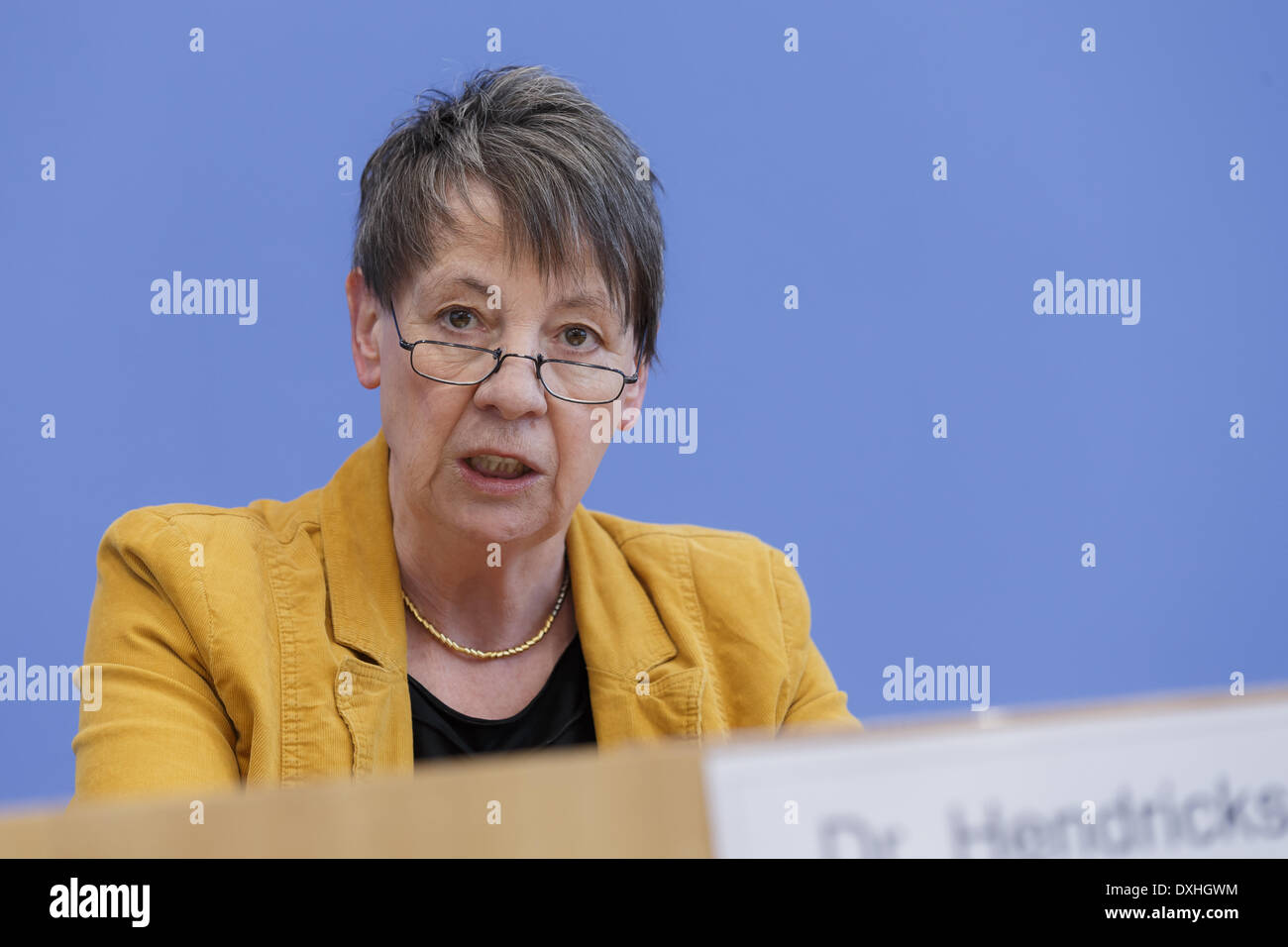 Minister for the environment nature conservation and nuclear safety hi ...